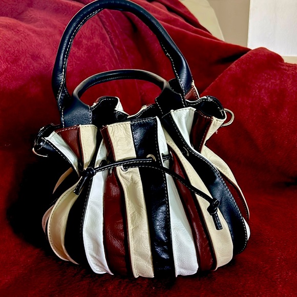 Vera Pelle | Bags | Vera Pelle Italian Leather Bucket Bag | Poshmark